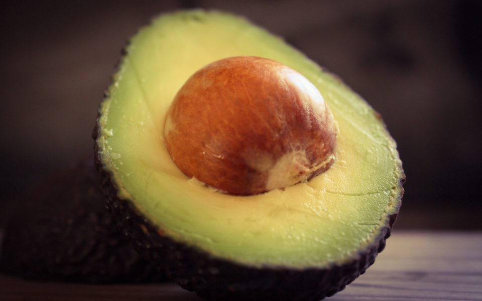 Should Avocados Be Hard? 7 Tips for Picking Avocados - Think Avocado